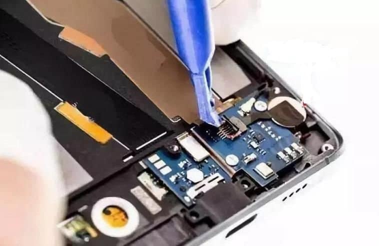 Application of Laser Welding In Mobile Phone Industry – MORN LASER